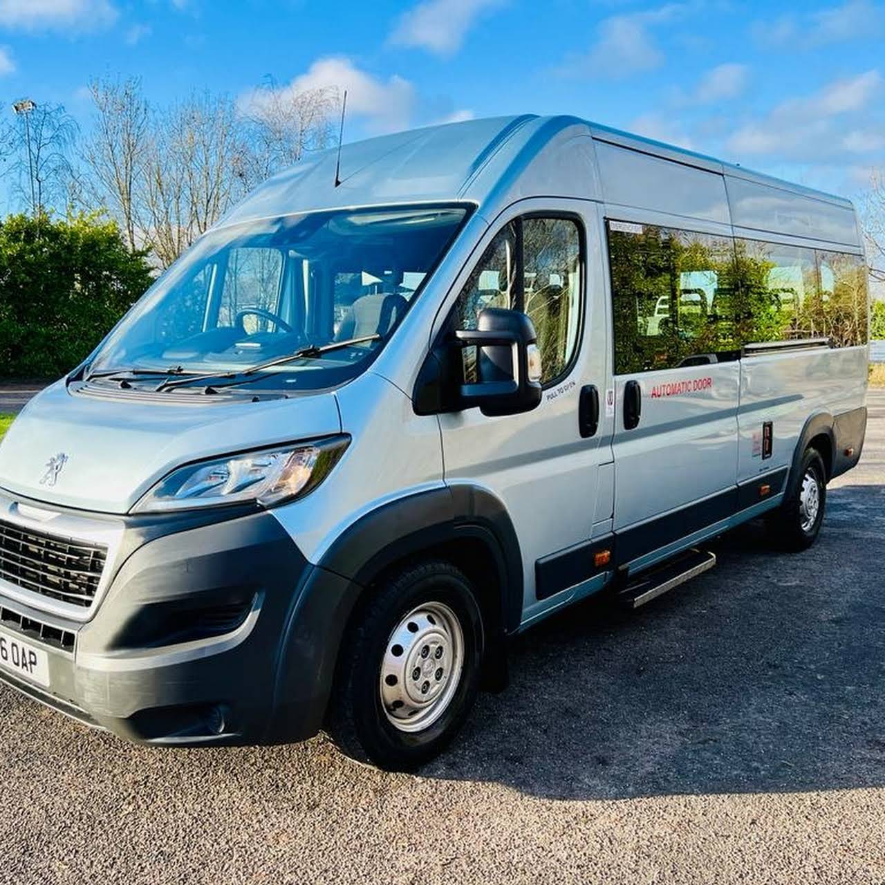 Zoom Vans – We Buy and Sell Used Commercial Used Cars